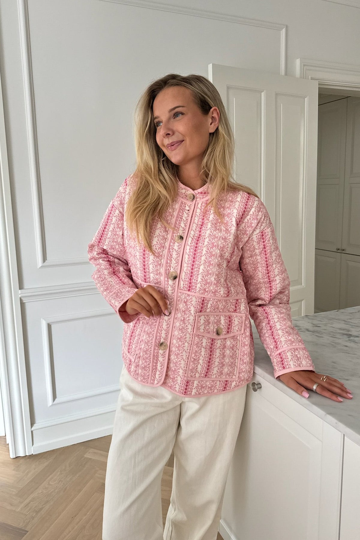 BYIC - Emmyic Quilted Jacket Pink Flower Print - Smuk