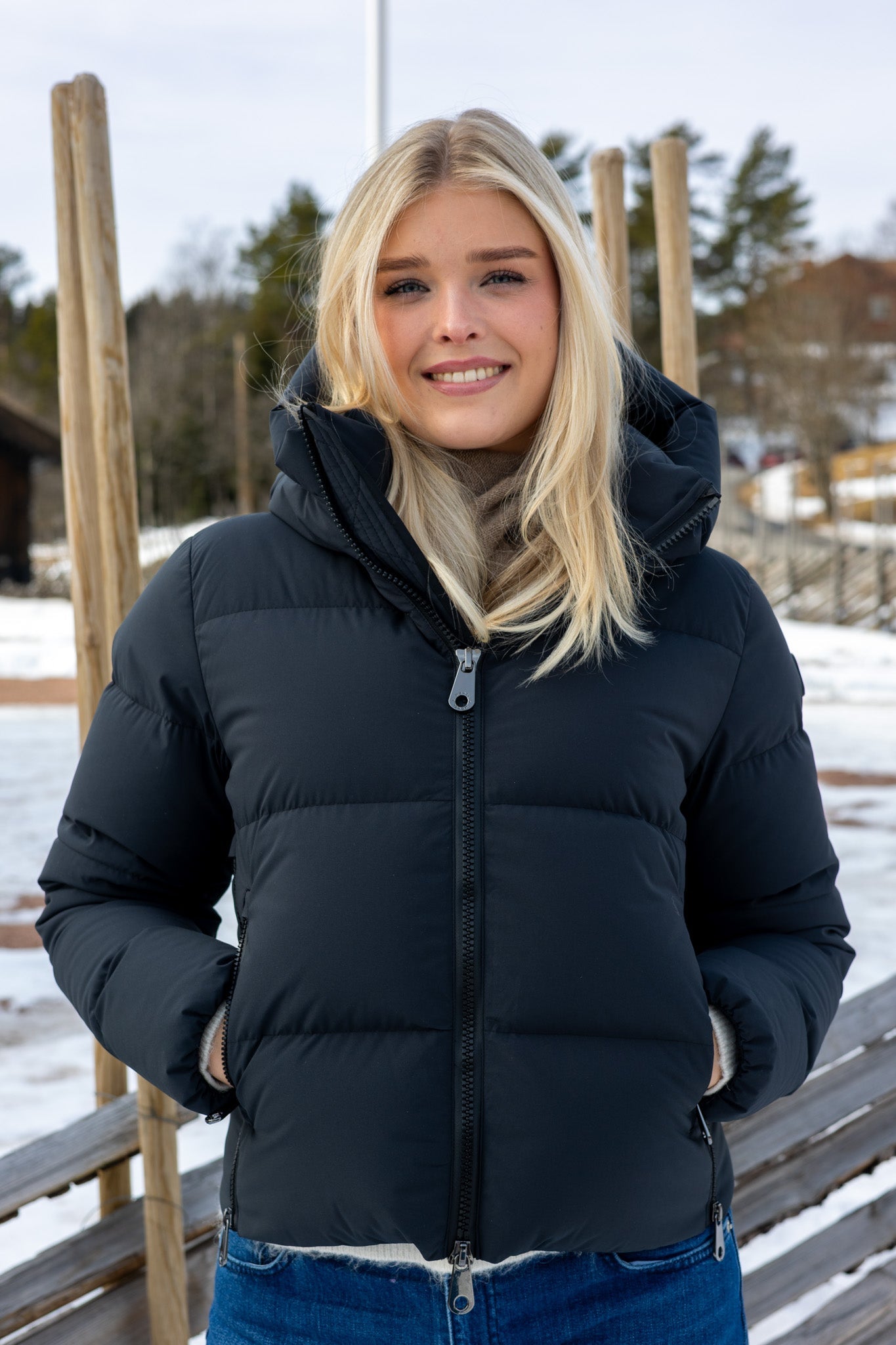 Monel - Val Cenis Short Tech Jacket Black - Smuk