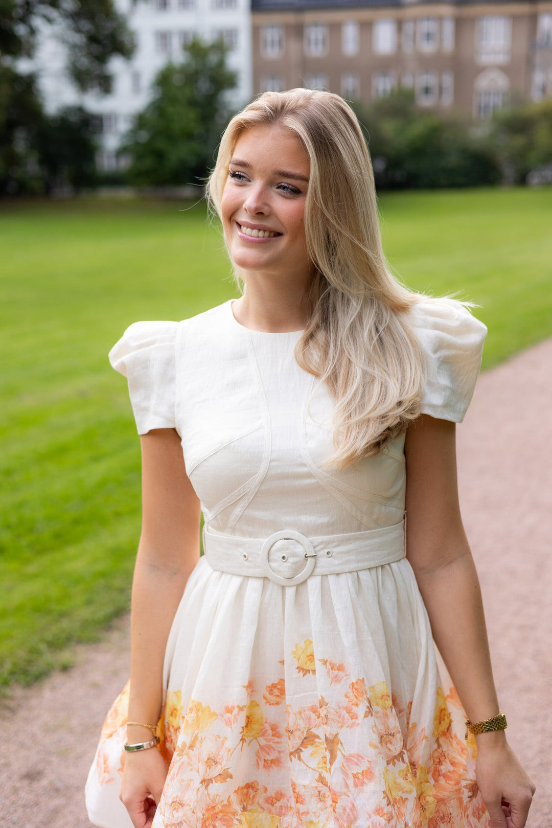 Malina - Vanna Pouf Sleeve Mini Dress Cream Peony - Smuk