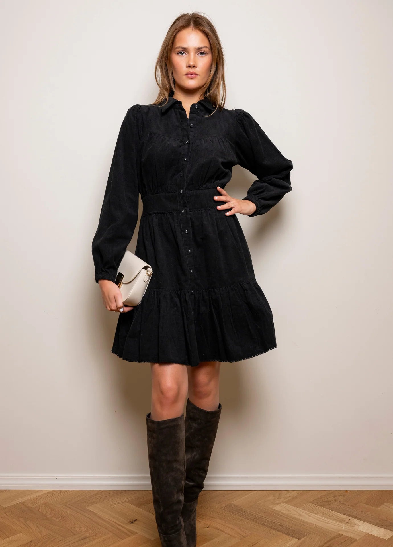 MISSMAYA - Vicky Dress Oil Black Corduroy - Smuk