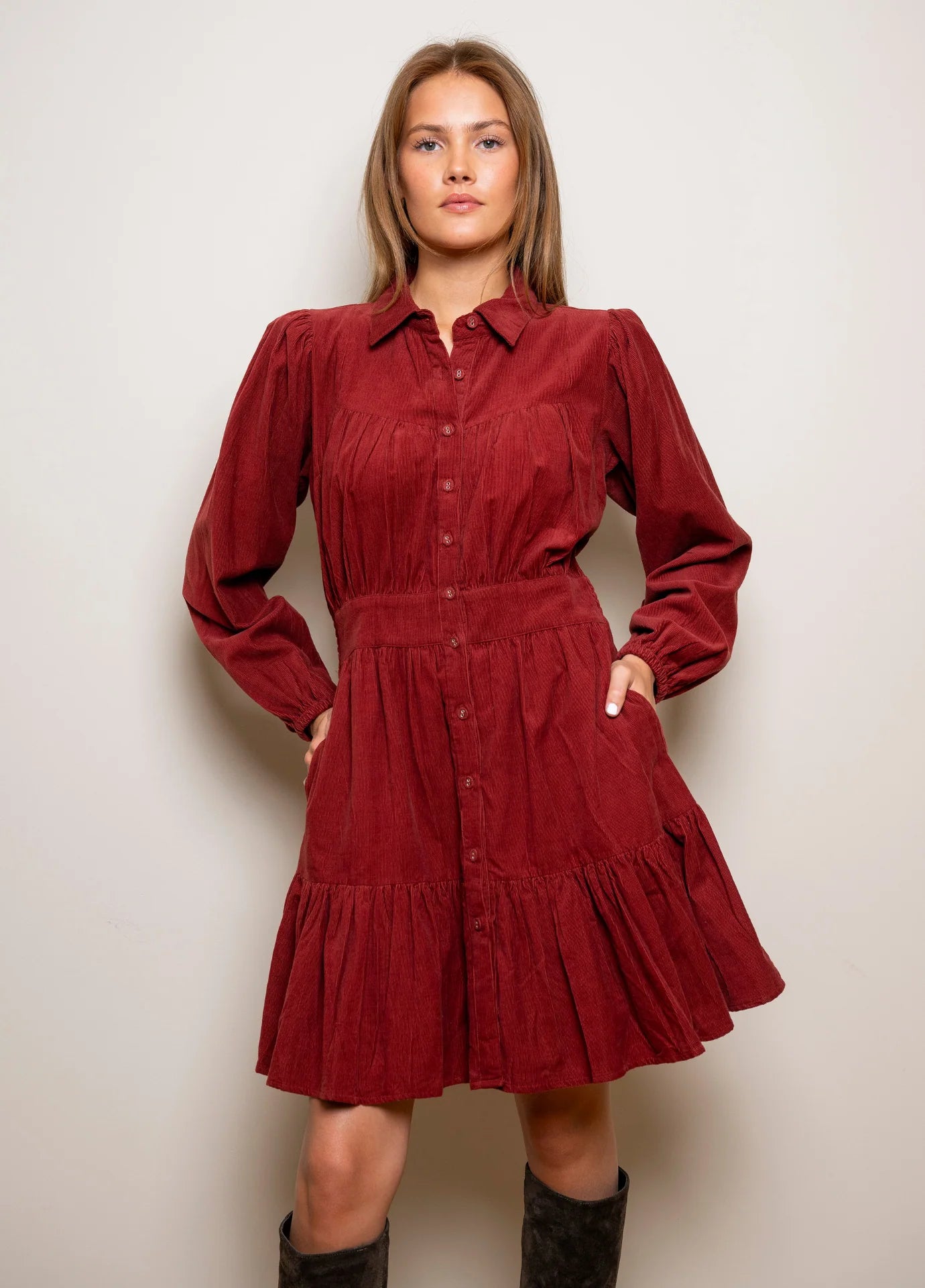 MISSMAYA - Vicky Dress Ruby Corduroy - Smuk